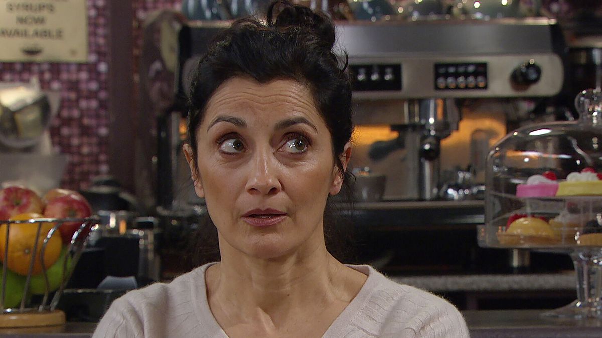 Emmerdale fans ‘work out’ who’s texting Manpreet – and it’s ‘not Meena’